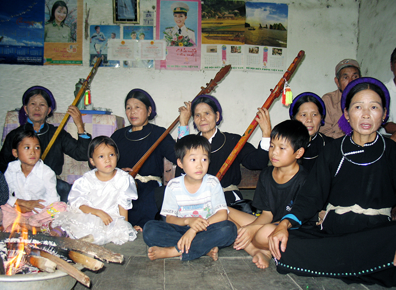 In the mesmerizing mountains of Binh Lieu, the Tày people passionately ...