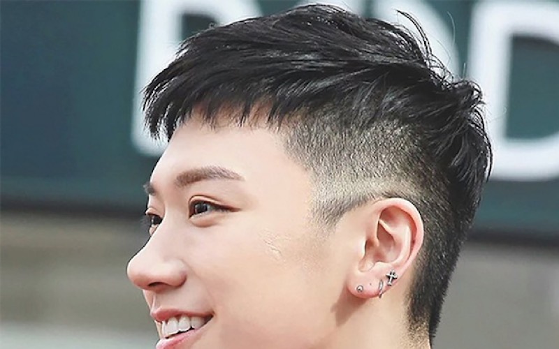 Explore Long Mohawk Hairstyles for Stylish Men - ALONGWALKER