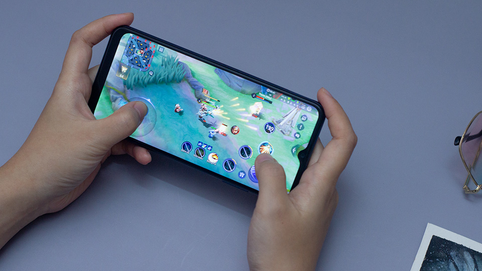 Smooth Liên Quân Mobile Gaming Smartphones for Just Over 2 Million Đồng