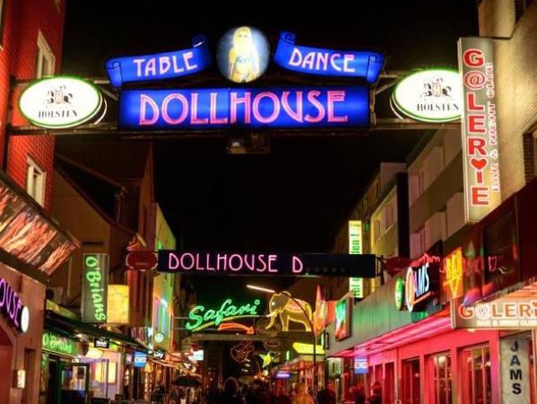 Exploring the World's Top 10 Renowned Red-Light Districts - Mytour