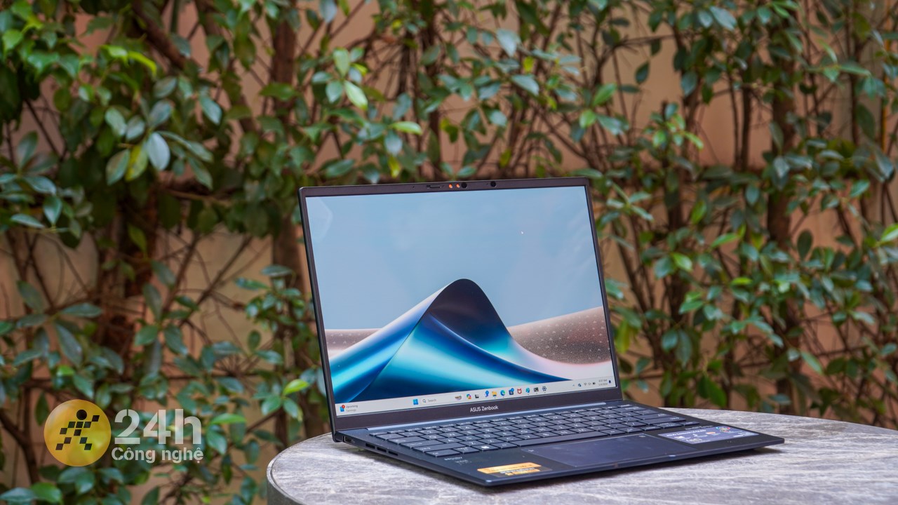 Hands-On with ASUS Zenbook 14 OLED UX3405 in Vietnam: AI Takes Center Stage