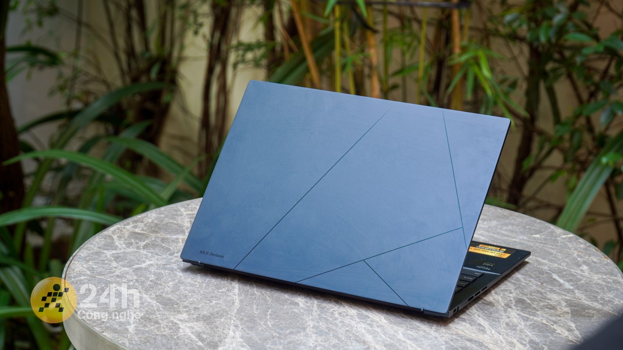 Hands-On with ASUS Zenbook 14 OLED UX3405 in Vietnam: AI Takes Center Stage