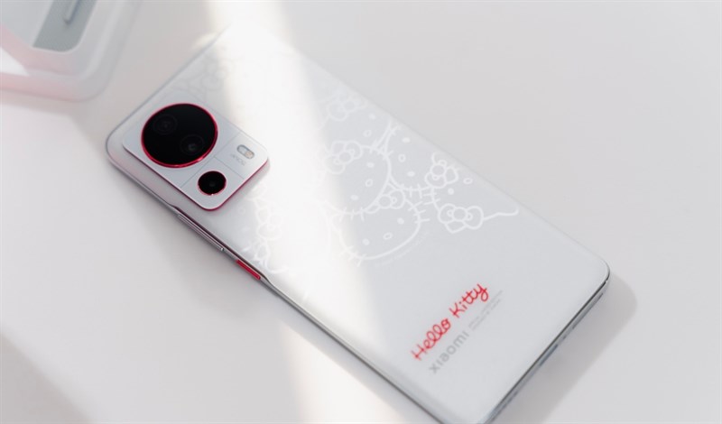 Hands-on with Xiaomi CIVI 2 Hello Kitty: Captivating Look and Adorable ...