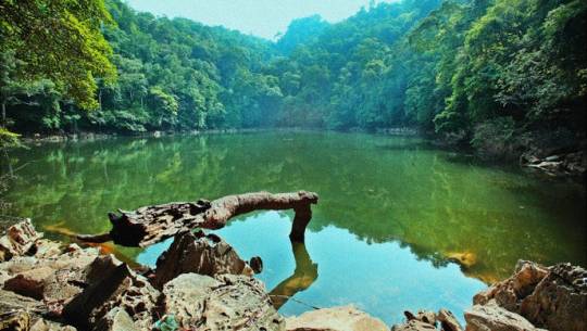 Top 10 Most Beautiful Freshwater Lakes in the World
