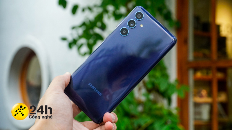 Galaxy M54 Battery Review: Up to 10 Hours of Continuous Use, Unleash ...