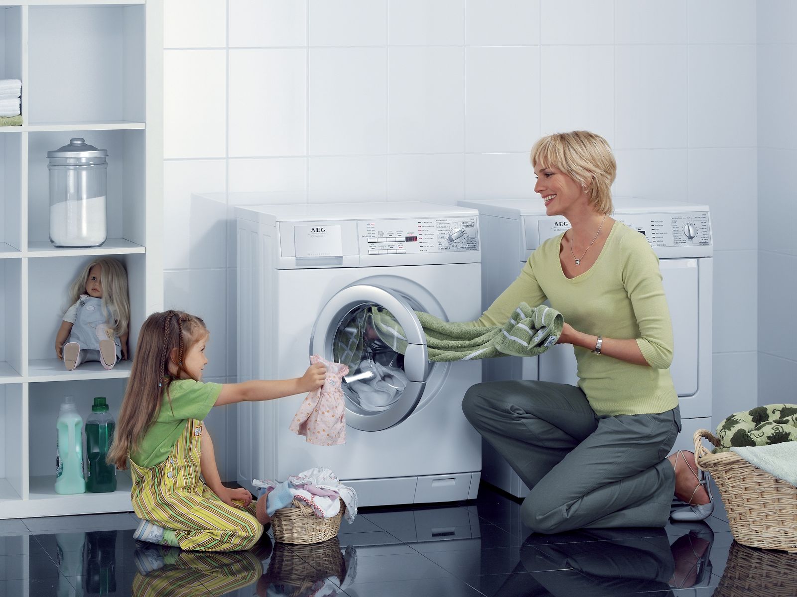 Why use the hot water washing mode on washing machines?