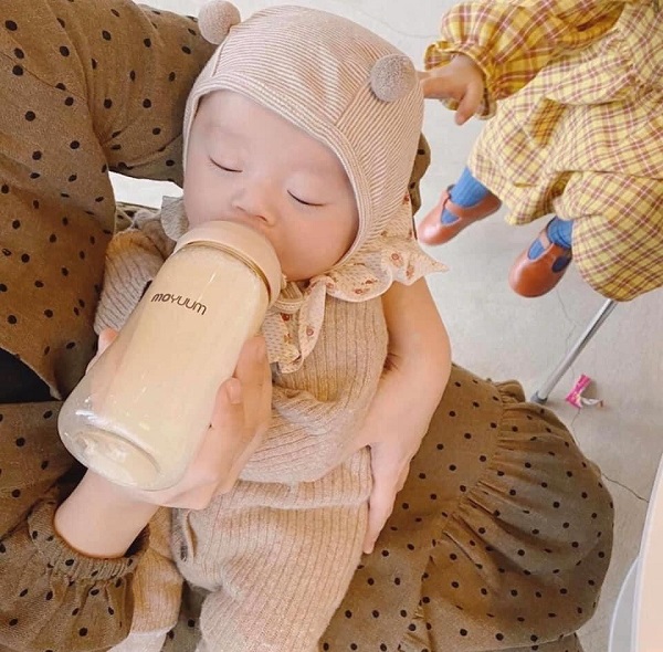 Is Moyuum 270ml Baby Bottle Worth the Hype?