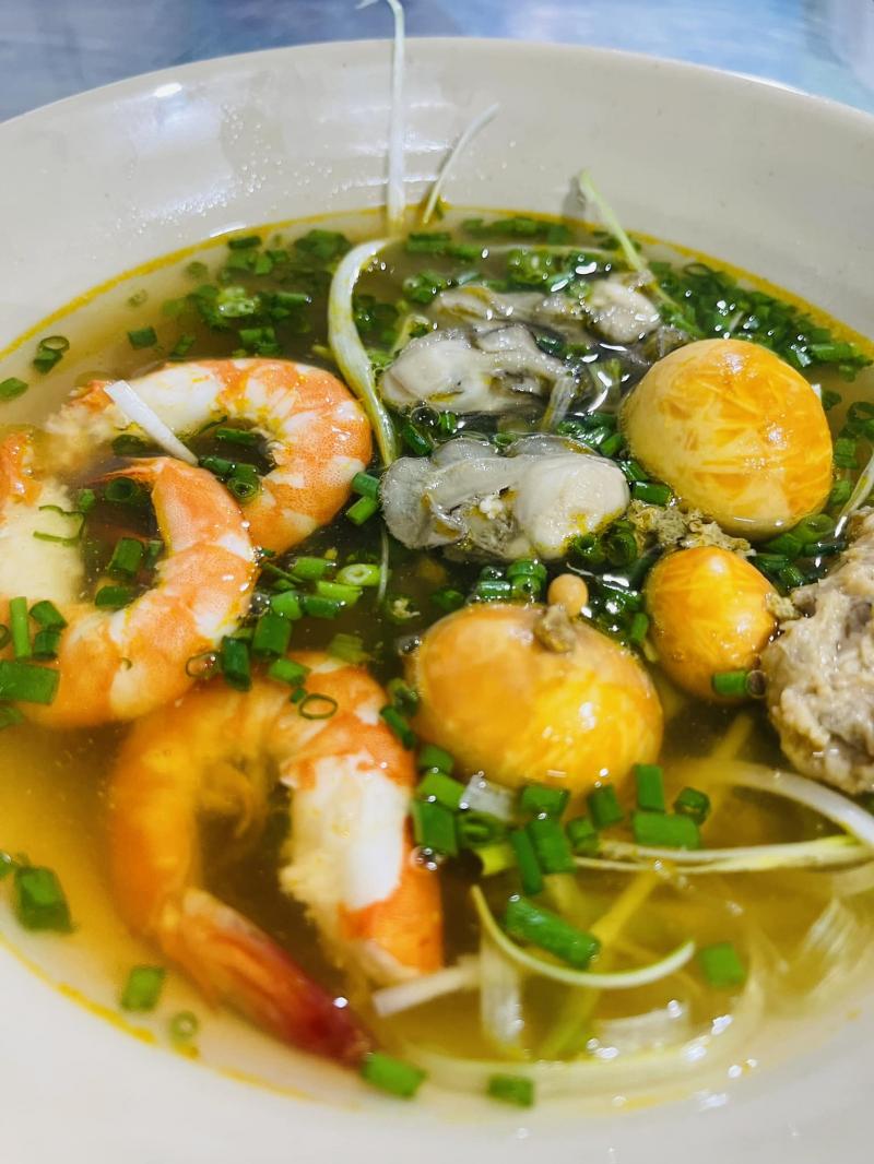 Top 10 Places to Enjoy the Best Banh Canh in Hue - Mytour.vn