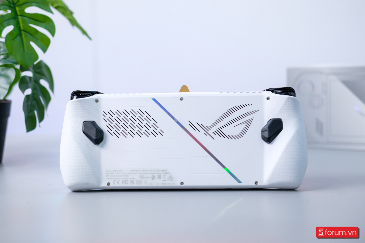 Hands-on with ASUS ROG Ally: Play any Windows game and emulators ...