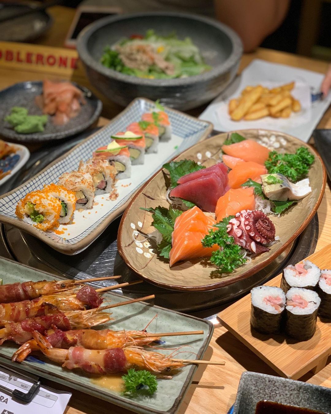 iSushi Triệu Việt Vương: Indulge in a Sashimi Buffet Extravaganza - Mytour