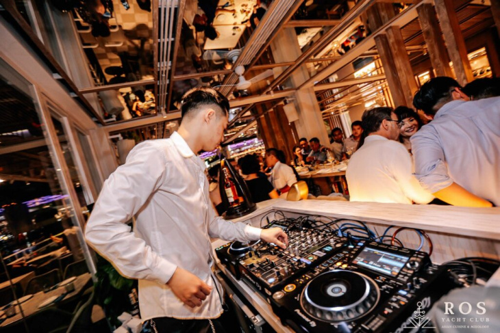 R.O.S Restaurant: Exquisite 5-Star Dining with Stunning Saigon River ...