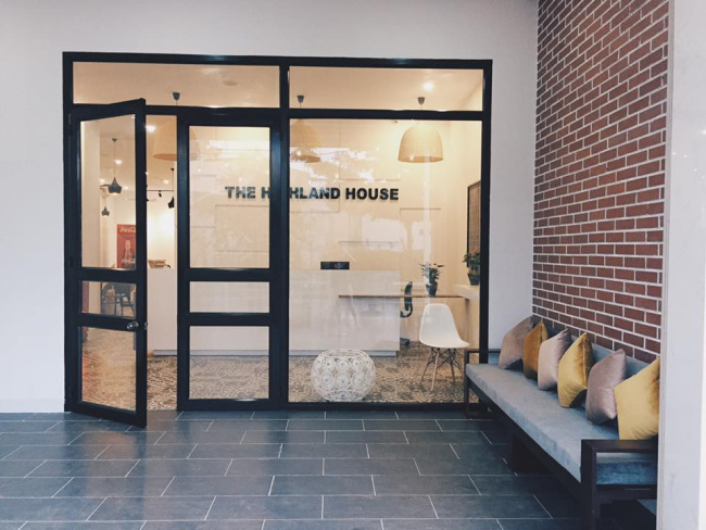 [BMT] Uncovering the Most Affordable and Stylish 2-in-1 Hostel in Núi ...