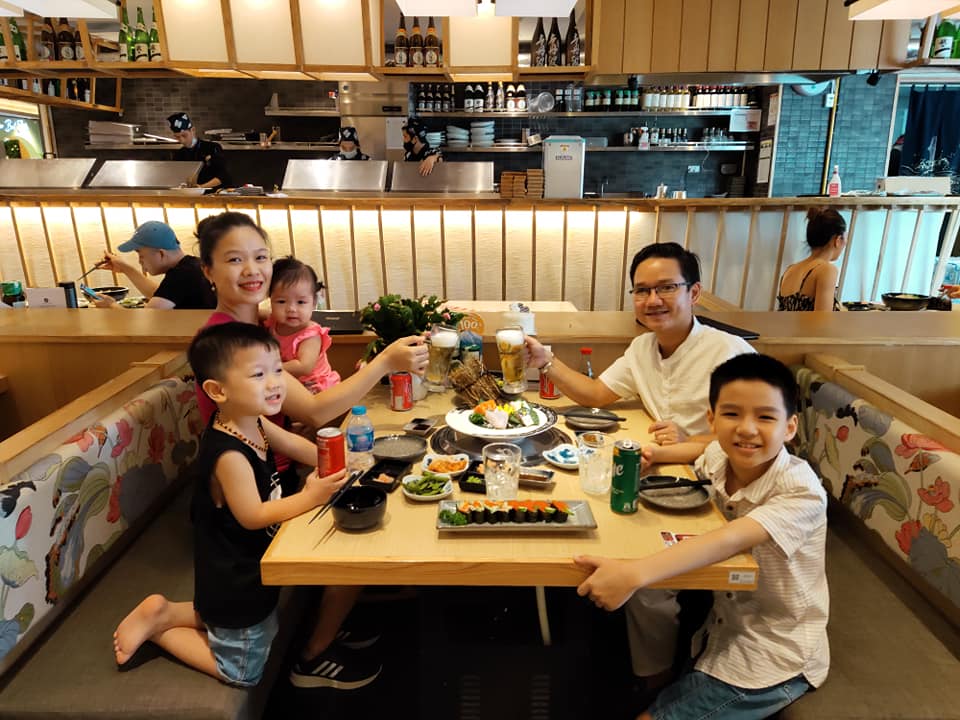 Indulge in a Japanese feast at iSushi Aeon Mall Hà Đông with hundreds ...