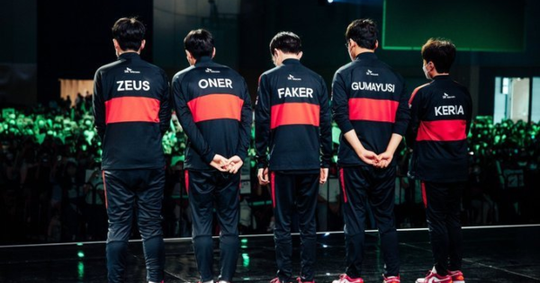 RNG đoạt ngôi vô địch MSI 2022 một cách thuyết phục, HLV của T1 bị cộng đồng LMHT phê phán nặng nề