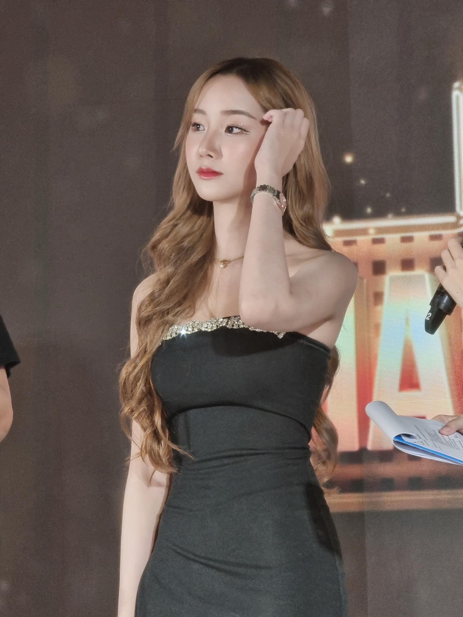 Two female streamers known as the 'most beautiful in the gaming ...