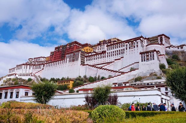 Potala Palace - Symbolic Monument of Tibetan Buddhism