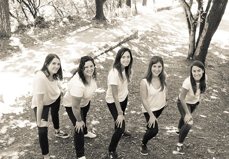 Top-notch group avatar of 5 people, Best group avatar for 5 close friends