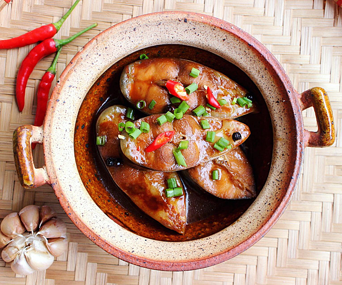 Learn how to cook the mouthwatering braised basa fish dish - Mytour