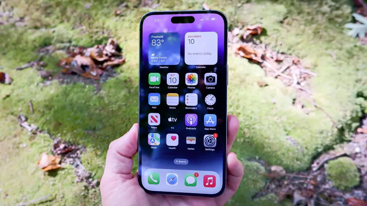 Exploring the iPhone 15 Display: Larger Dimensions, Dynamic Island for ...