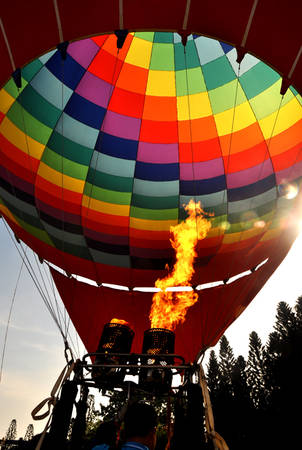 Tet Lunar New Year Festival Welcomes Hot Air Balloons in Saigon - Mytour