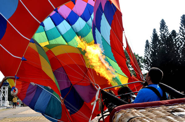 Tet Lunar New Year Festival Welcomes Hot Air Balloons in Saigon - Mytour