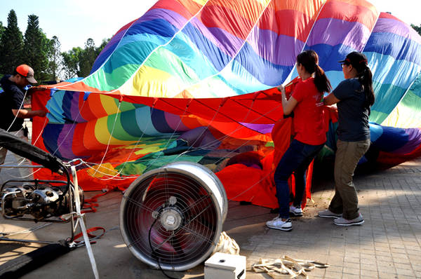 Tet Lunar New Year Festival Welcomes Hot Air Balloons in Saigon - Mytour
