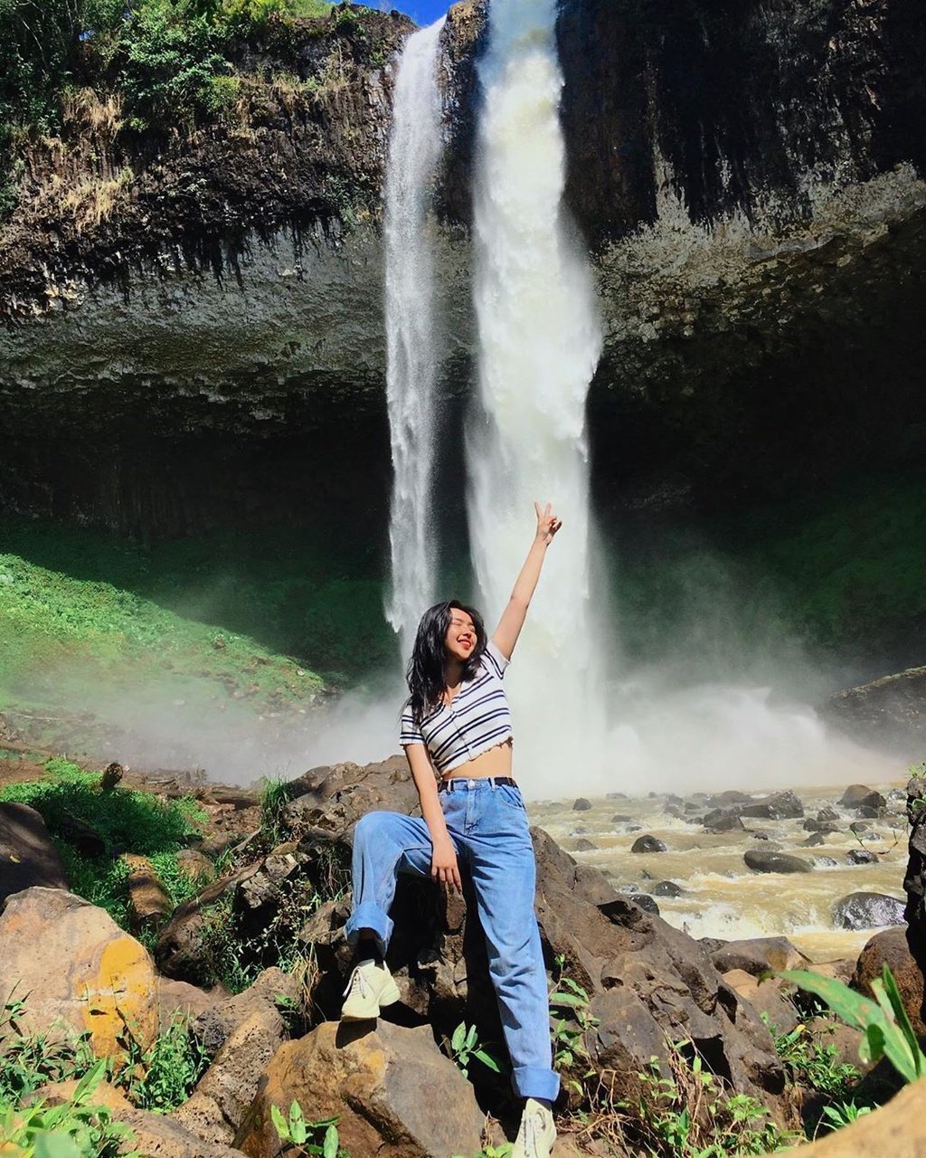 Lieng Nung Waterfall: A Stunning Attraction Drawing Travel Enthusiasts ...