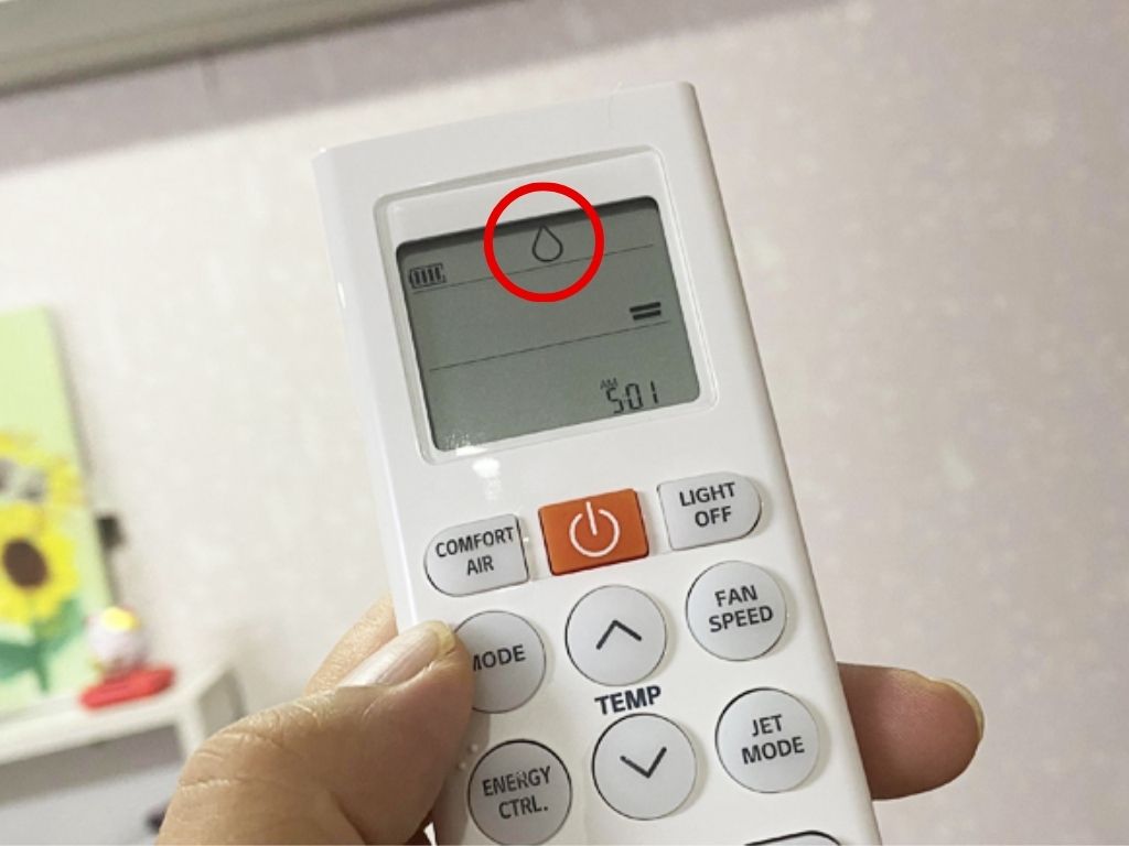 Discover the Energy-Saving Buttons on Air Conditioner Remotes | Mytour