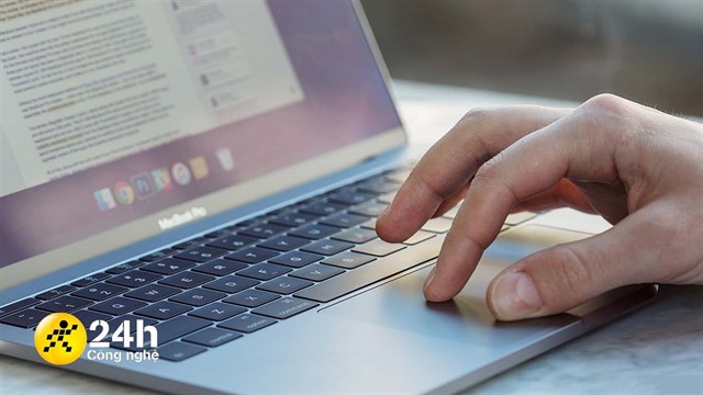 Mastering Touchpad Navigation on MacBook