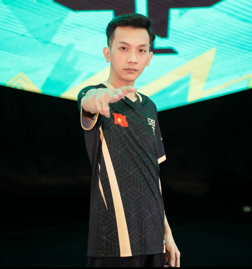 SGP.Red: 'Nhận biết và phê phán giúp ta trưởng thành hơn'