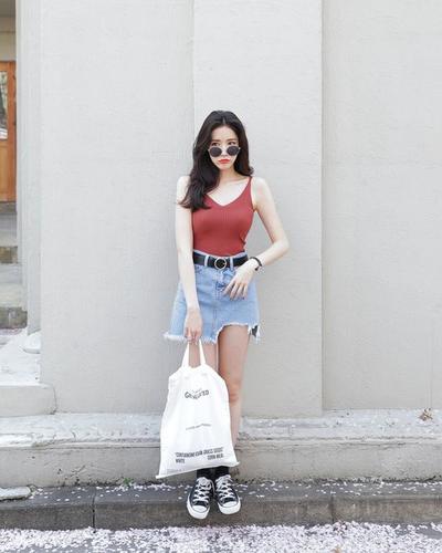 Learn the adorable way to mix & match school outfits for high school ...