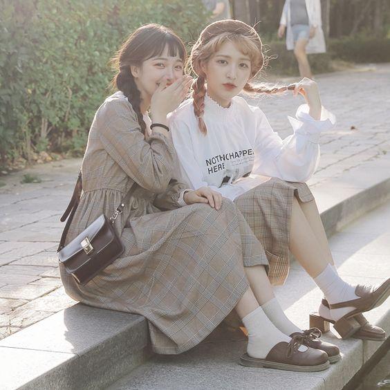 Learn the adorable way to mix & match school outfits for high school ...