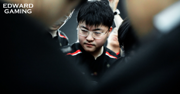 Uzi tỏa sáng, dẫn dắt EDG đến chiến thắng, khán giả không ngớt lời khen