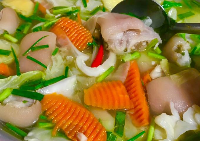 Exploring 5 Flavorful Ways to Cook Pork Knuckle Soup for the Whole ...