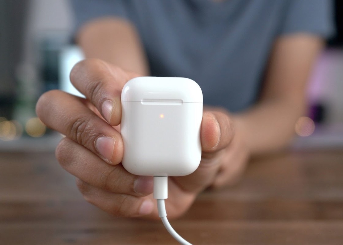 Proper Guide on Charging AirPods for Longevity | Mytour