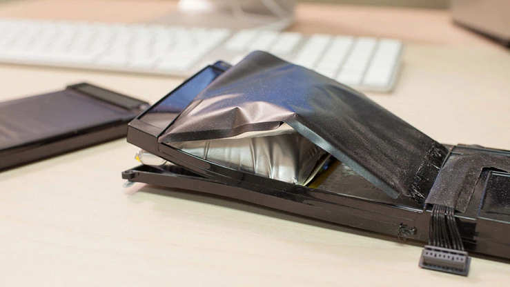 Causes and Safe Handling of Swollen Power Bank Batteries