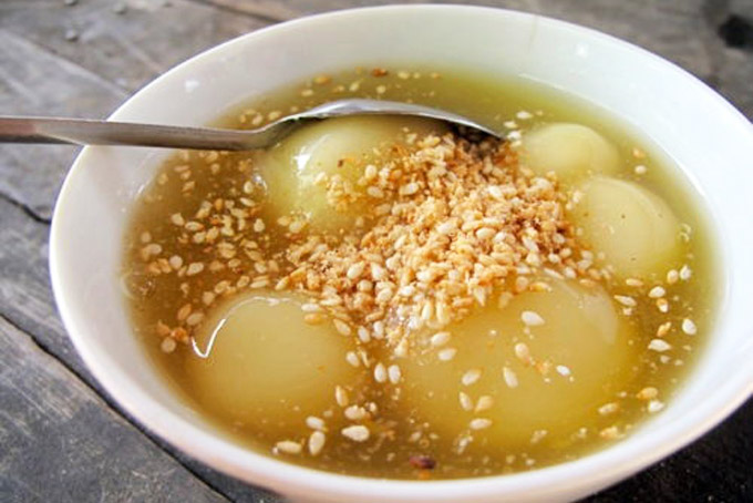 Discover the perfect dessert: Ginger-infused glutinous rice balls.