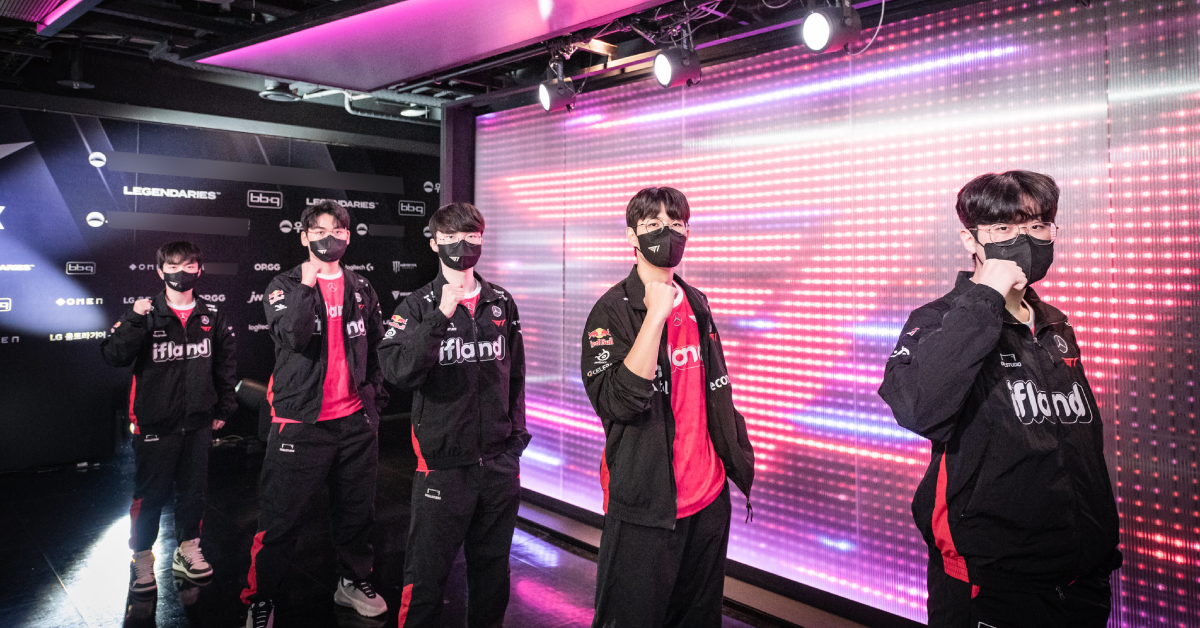 Faker's return sparks audience remarks, acknowledging 'effortlessly ...