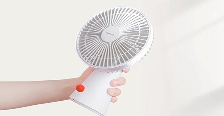In-depth Review: Xiaomi Rechargeable Mini Fan | Mytour.vn
