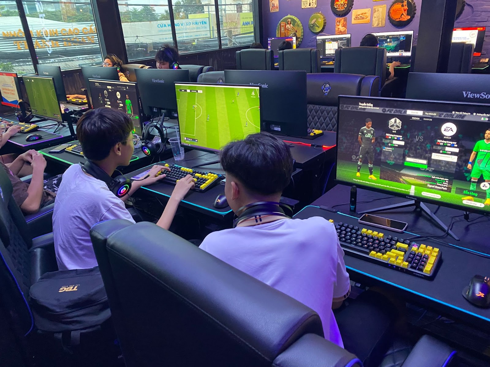 Khám phá không gian Cyber Cafe độc đáo tại khu vực Đông Nam Á