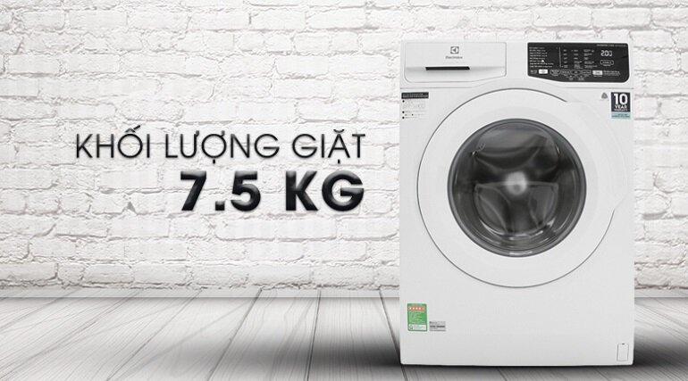 So sánh 2 máy giặt Electrolux 7,5 kg inverter với giá 5 triệu đồng ...