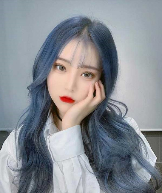 Achieving Beautiful Smoky Blue Hair Color - ALONGWALKER