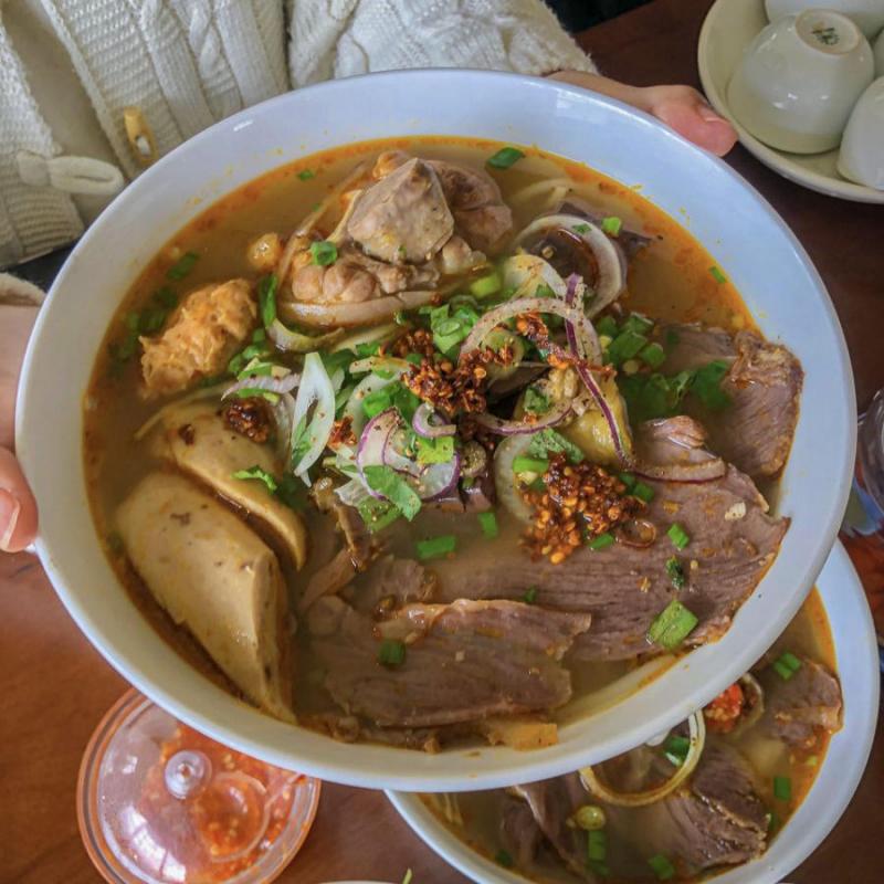 Discover the top 5 most delicious bún bò spots in Thu Duc City.