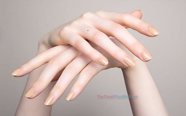 What does a mole on the finger mean? Good or bad?