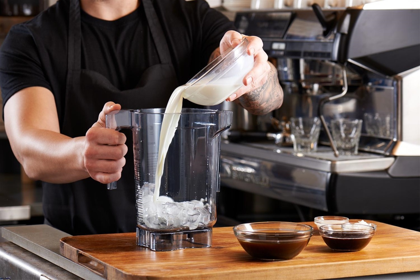 What is the best blender for coffee shops and juice bars?