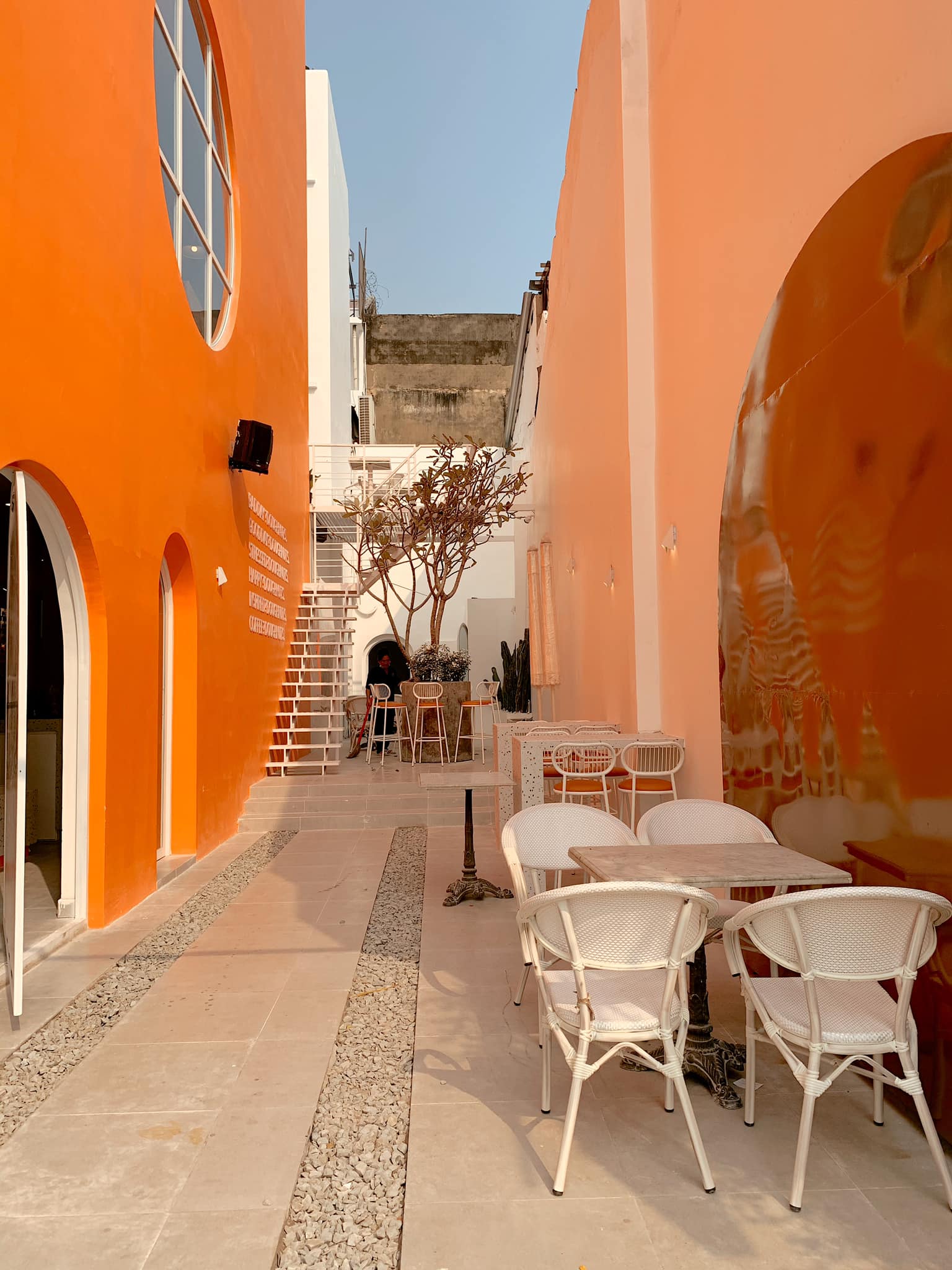 Discover the charming Dosh Doughnuts store in Saigon - Mytour