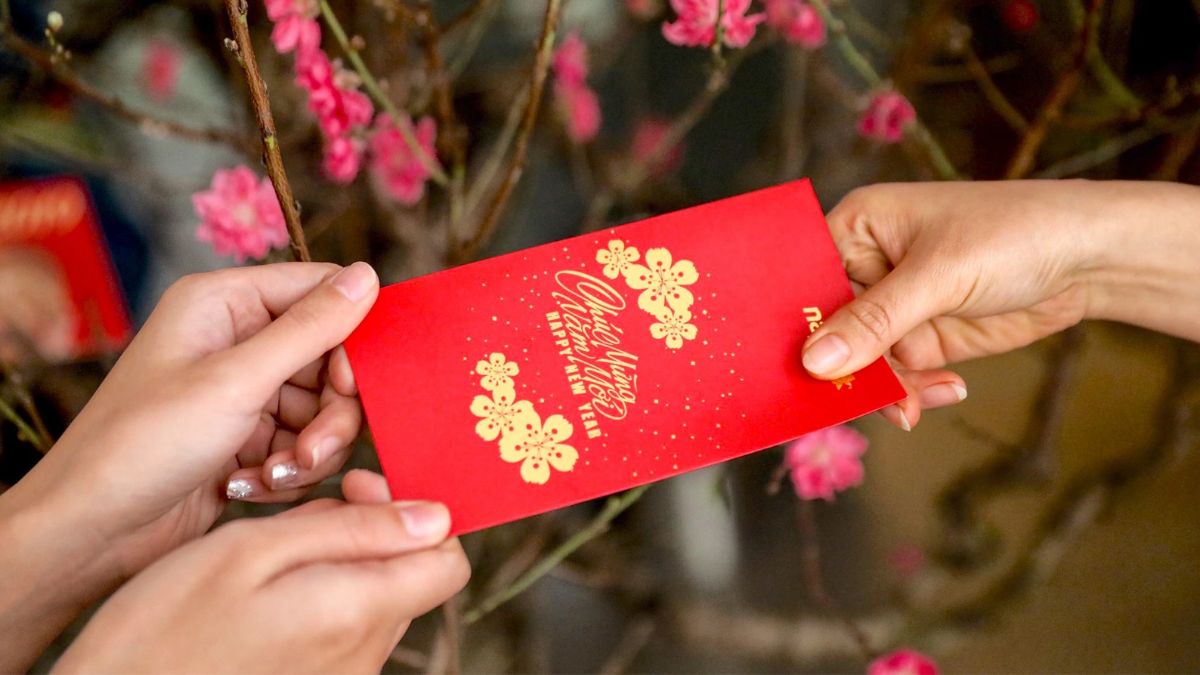 What is lucky money? Cultural significance of lucky money in the new year
