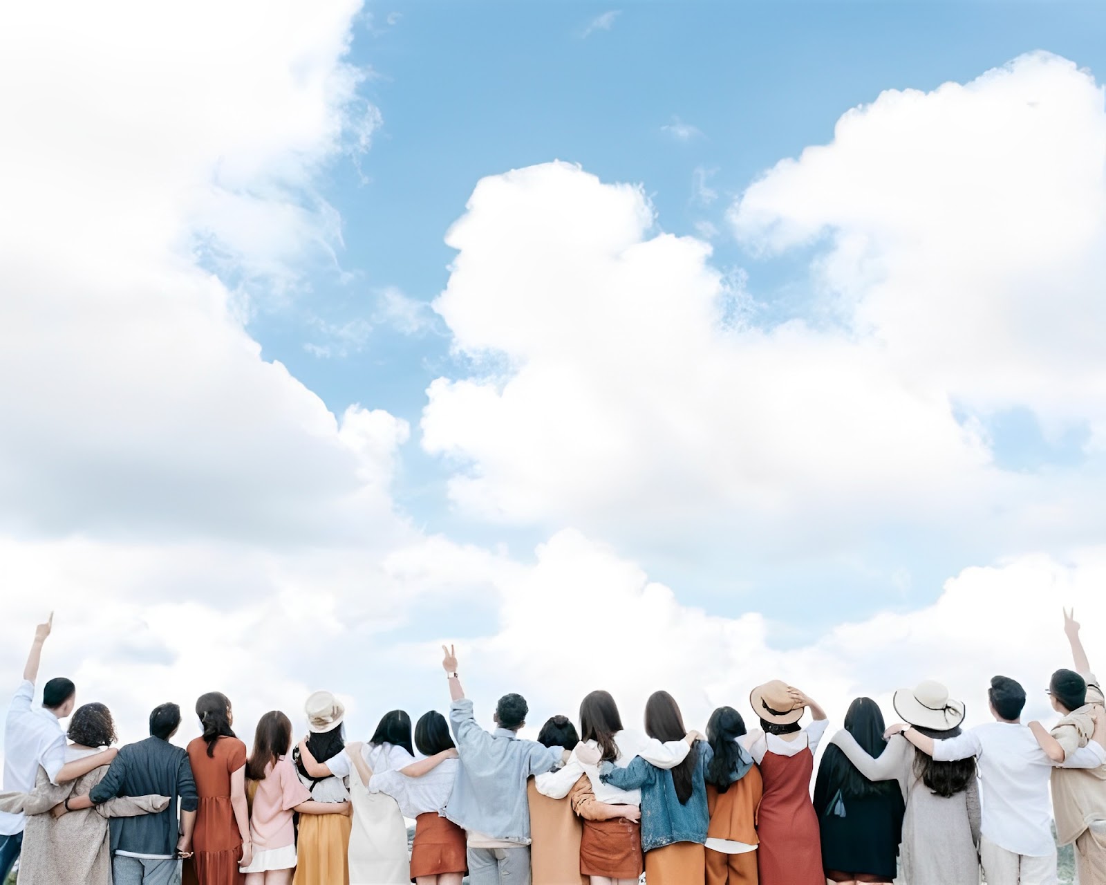 50+ Unique Group Photo Poses to Spice Up Your Travel Memories | Mytour