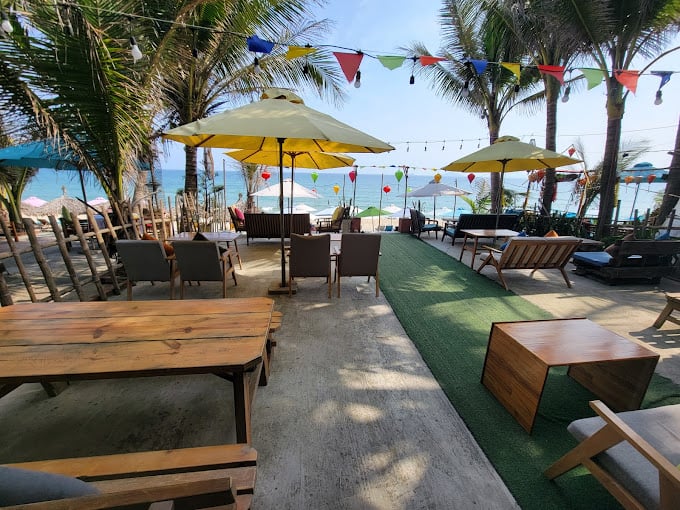 Top 8 beach bars in Hoi An with ocean views for relaxing evenings - Mytour