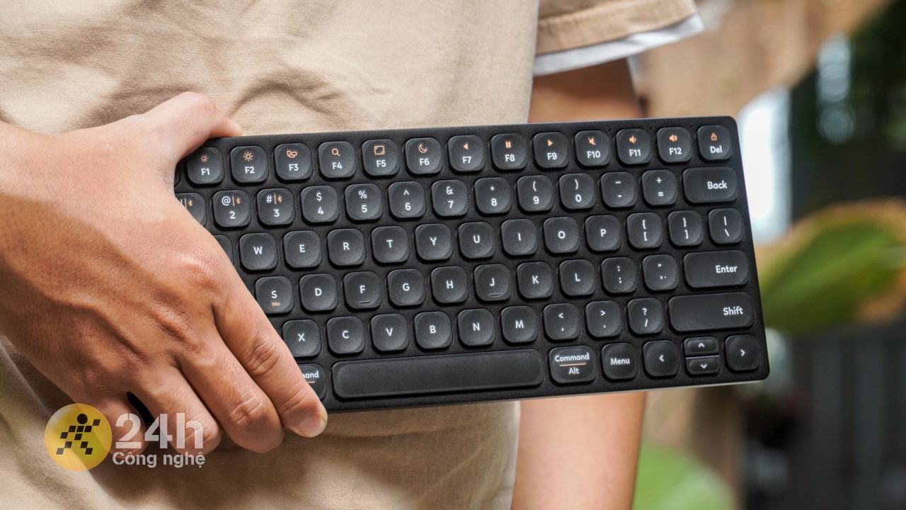 An overview of the front face of the Hyperwork HyperOne Gen 2 keyboard ...